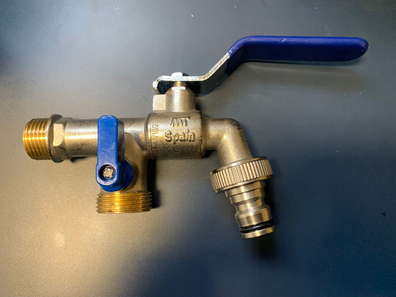 Garden lever tap with 2 outlets